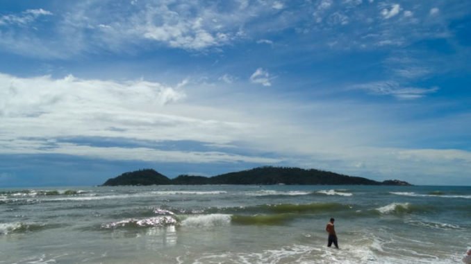 Praia do Campeche SC repleta de belezas naturais