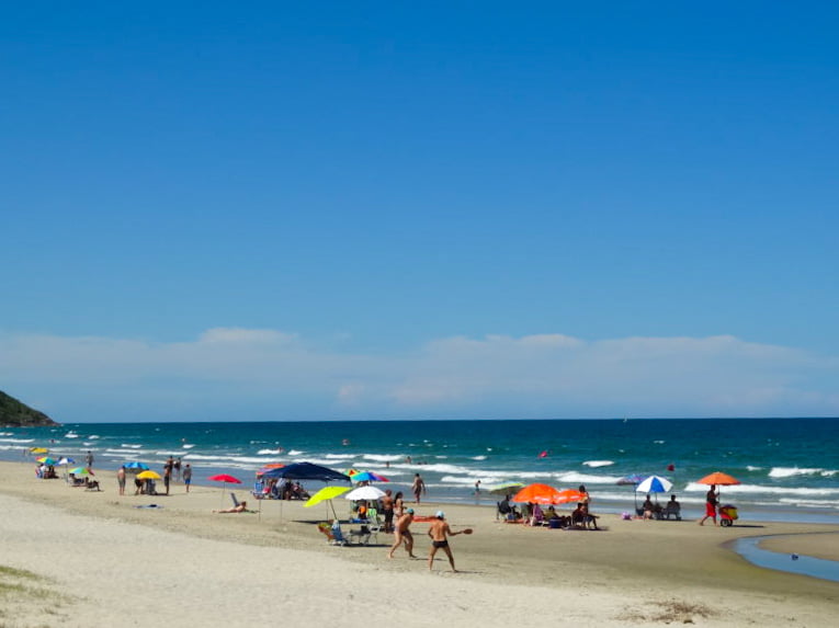 Praia de Daniela Florianópolis SC mais um encanto catarinense