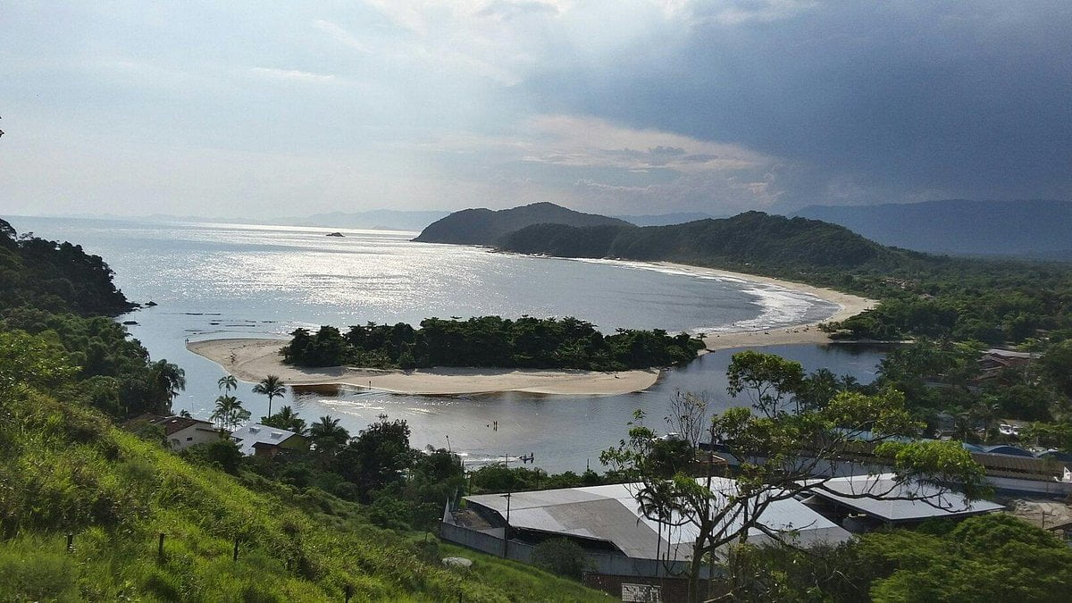 Peruíbe, estância balneária com ruínas da primeira igreja brasileira