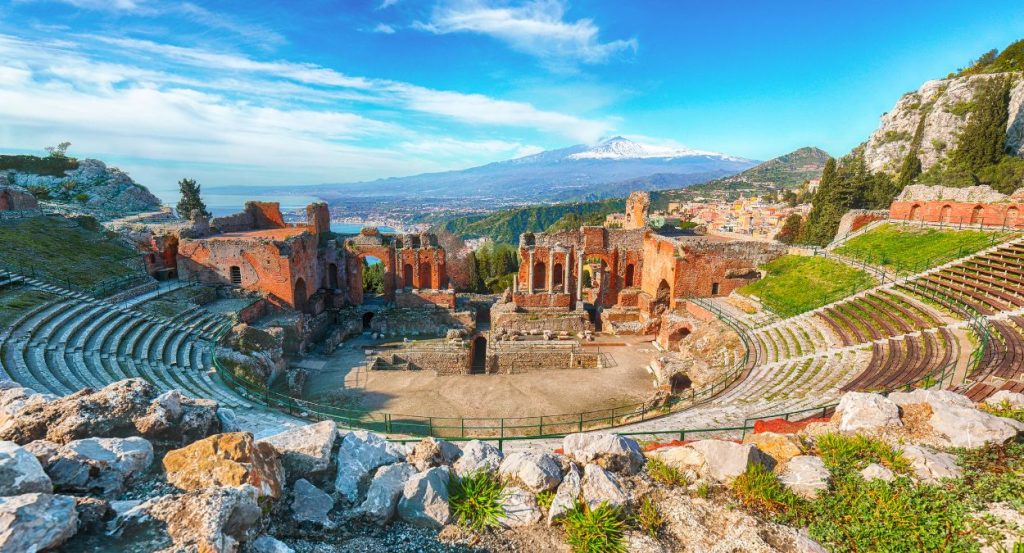 Teatro greco-romano (imagem: Canva) - Passeios.org